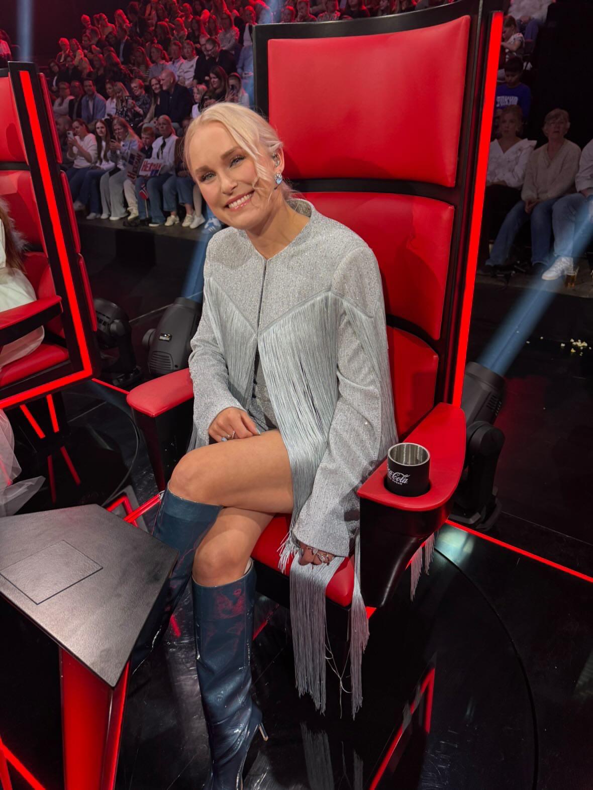 Eva Weel Skram x Iben